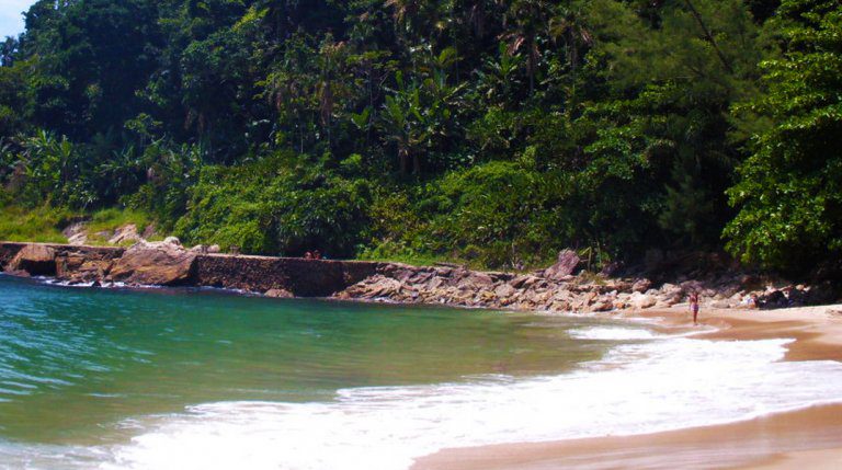 Conheça as maravilhas da Praia do Éden, no Guarujá